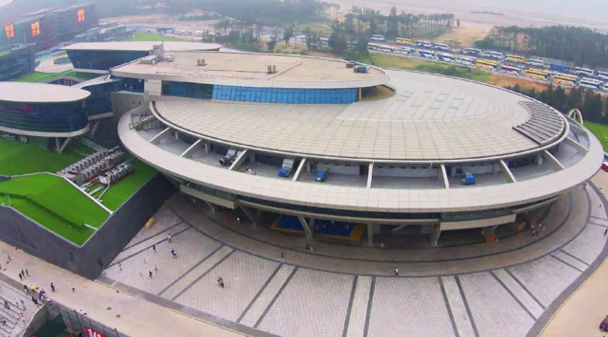 Presentan el primer CEO Robot del mundo desarrollado por la compañía de ...